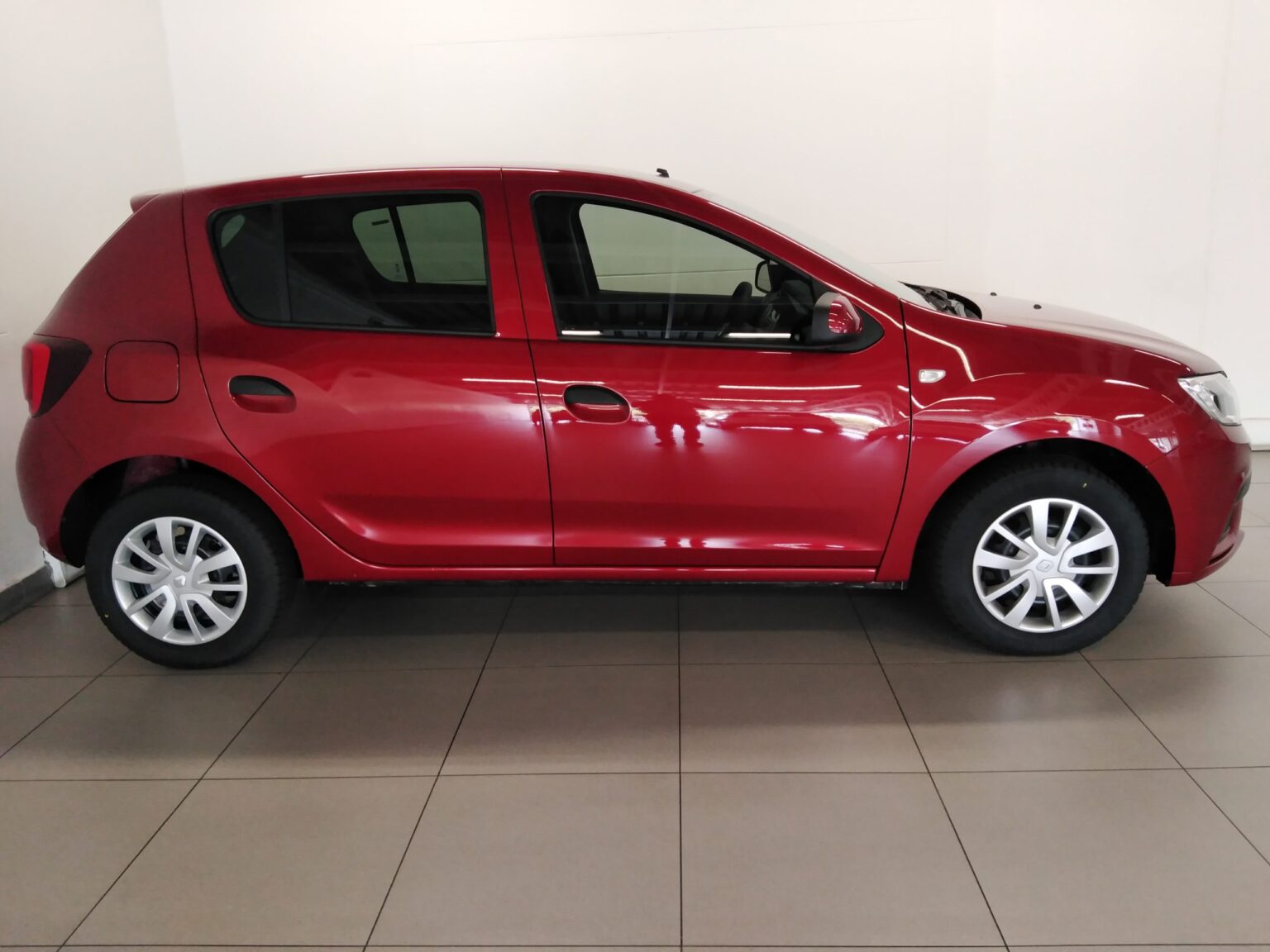 Sandero 900T Expression - CMH Renault Midrand